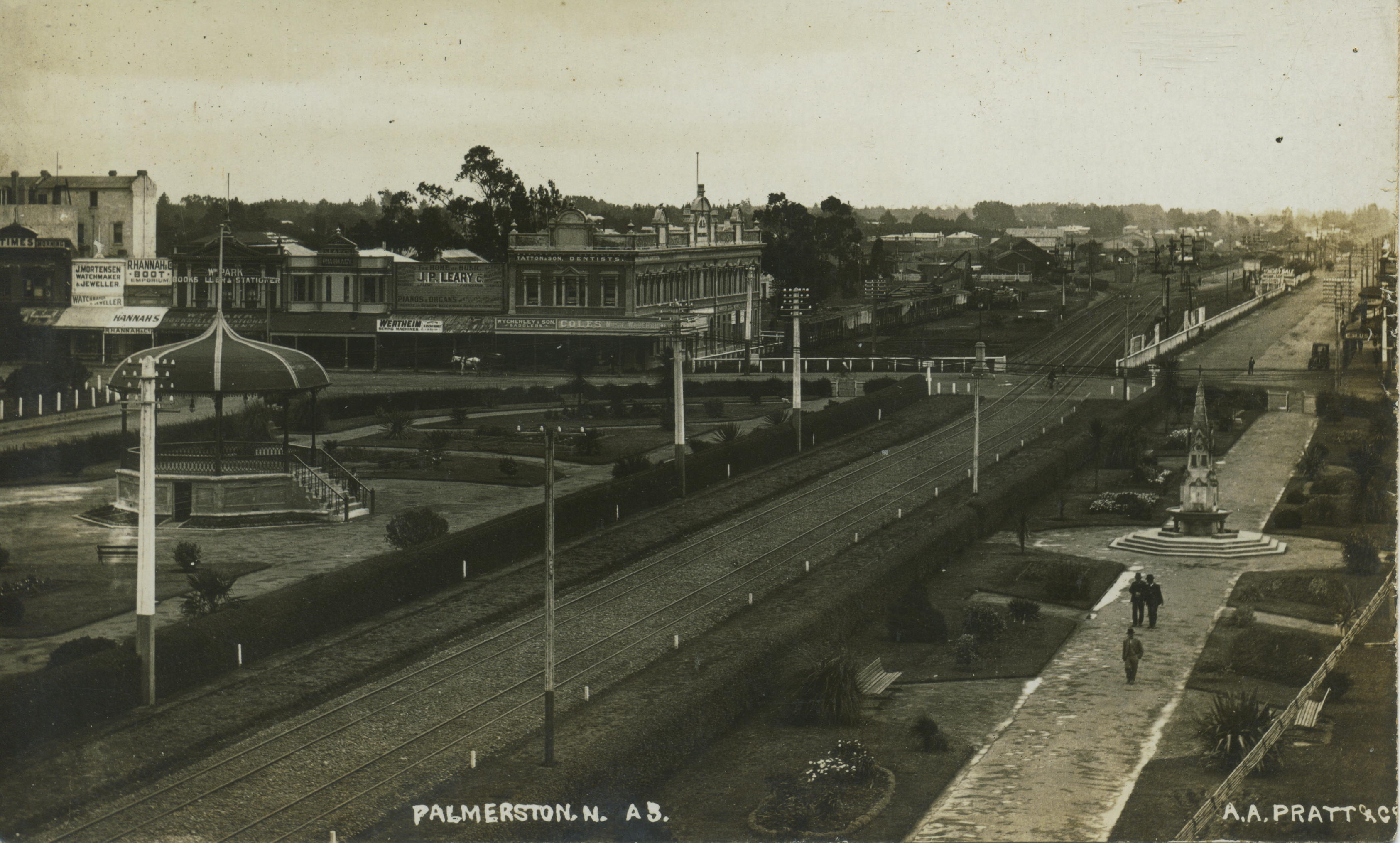 Palmerston North, Manawatū-Whanganui, N.Z. – The Square Band Rotunda ...